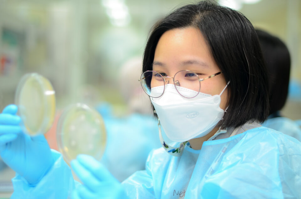 Accelerate your genomics career with Wellcome Connecting Science in ... Accelerate your genomics career with Wellcome Connecting Science in ...